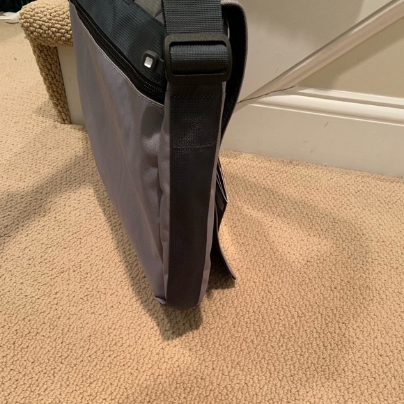 Clive | Bags | Nwt Clive Messenger Slim Bag Adjustable Strap | Poshmark